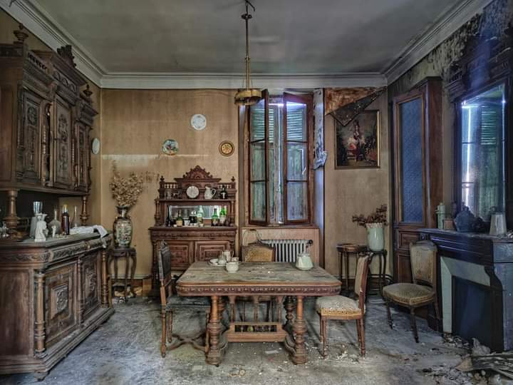 Inside Abandoned House – Pages of Past